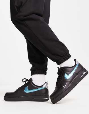 Nike - Air Force 1 '07- Sneakers nere con mini logo Nike metallico | ASOS