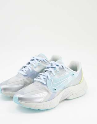 Nike Alphina 5000 Trainers in silver | ASOS