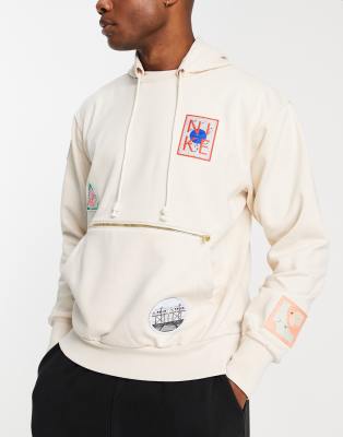 Nike Basketball Dri-fit Standard Issue Patch Logo Hoodie In Cream-white ...