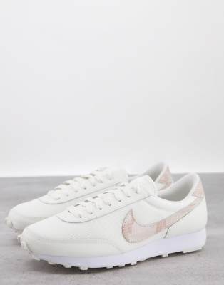 Nike Daybreak trainers in off white and snake print | ASOS