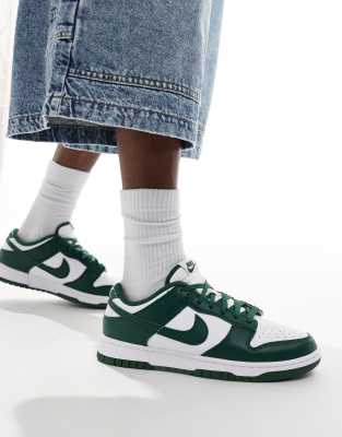 Nike - Dunk Low - Sneakers verdi e bianche | ASOS