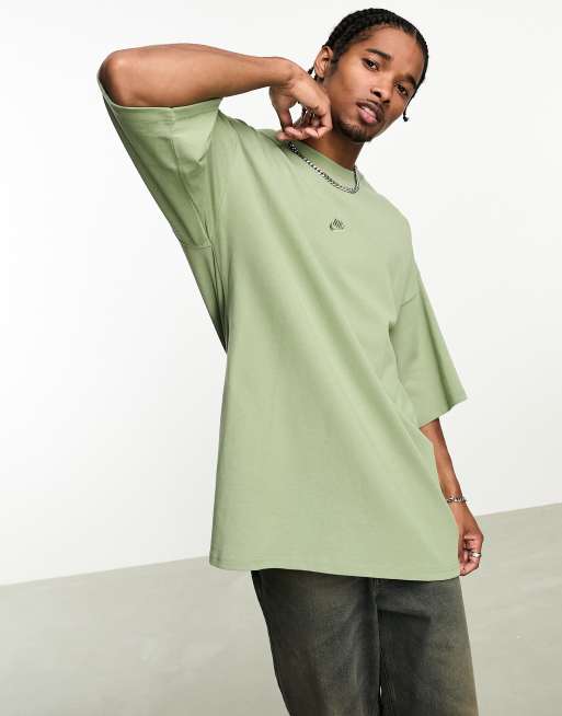 Nike OS Premium Essential Sust t-shirt in khaki | ASOS
