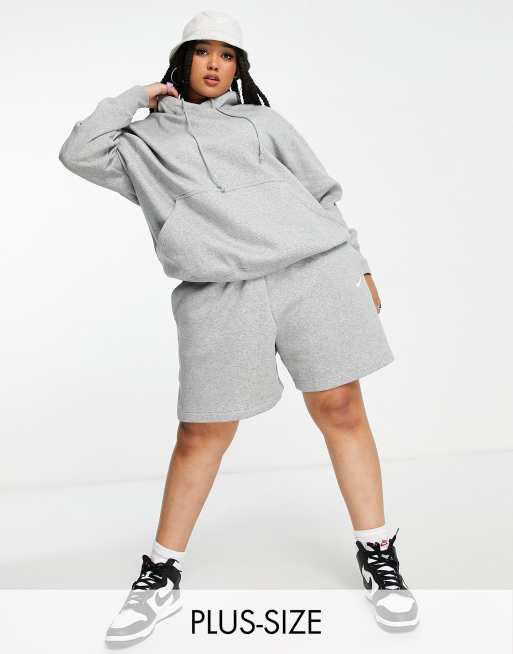 Nike Plus Pantaloncini Grigi E Bianchi Con Logo Piccolo Asos