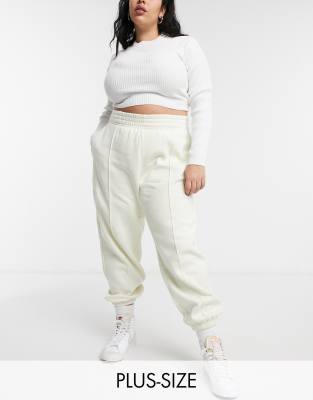 Nike Plus Trend Fleece Oversized Cuffed Sweatpants In Cream-white ...