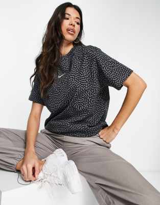 Nike printed t-shirt in black | ASOS