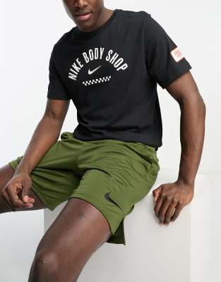 Nike Training - D.Y.E. - Dri-FIT - T-shirt met 'Body Shop' print in ...