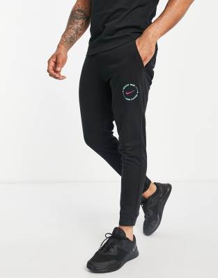 Nike Training - Jogger en polaire Dri-FIT - Noir | ASOS
