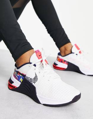 Nike Training Metcon 8 printed trainers in white and pink | ASOS