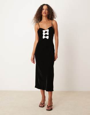Nobody's Child - Eliana - Robe mi-longue avec nœud devant - Noir | ASOS