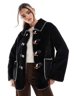 Object - Sort jakke med stroplukninger i imiteret pels | ASOS