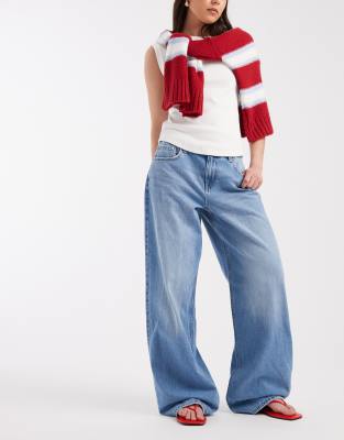 ONLY Maya mid rise wide leg jeans in light wash blue | ASOS