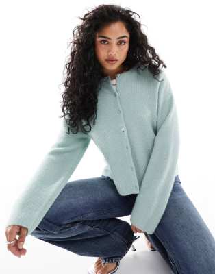 & Other Stories - Gilet boutonné à l'avant en laine et alpaga - Vert pâle | ASOS