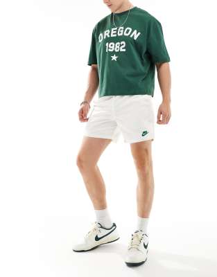 Pantalones cortos color crema Club Vignette de Nike | ASOS