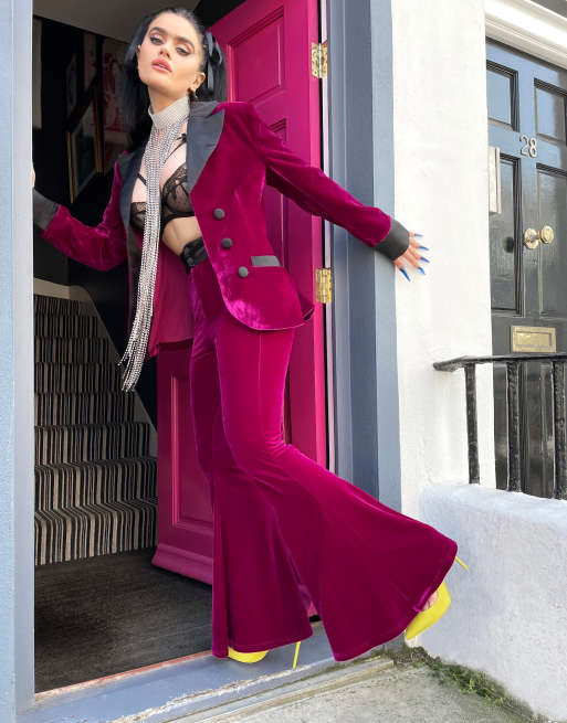 Pantalones de traje color ciruela de corte slim de terciopelo de ...