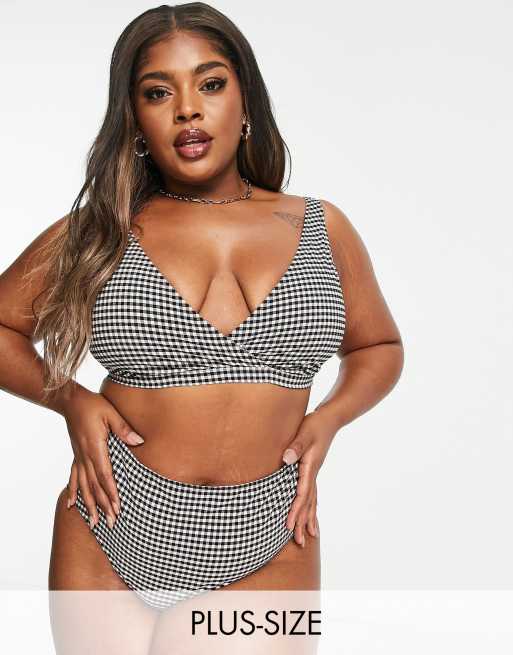 Peek & Beau Curve – Exclusive – Seersucker-Bikinihose mit hohem Bund und Vichy-Karomuster | ASOS