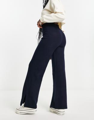 Pieces - Pantalon d'ensemble évasé en maille - Bleu marine | ASOS