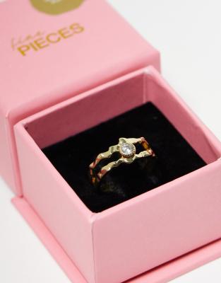 Pieces plated gift boxed molted metal ring with single diamante in gold ...