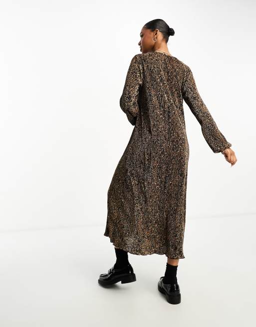 Pieces plisse midi dress in leopard print | ASOS