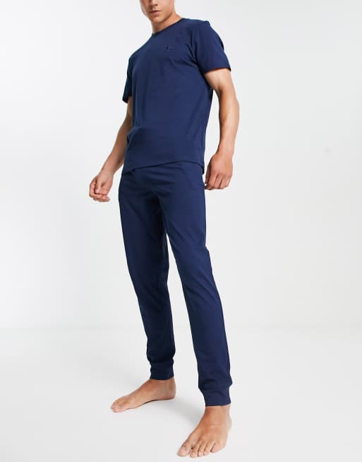 Pijama azul marino con joggers bordados de New Look | ASOS