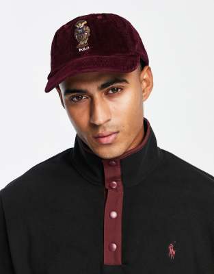 Polo Ralph Lauren – Vinröd baseball-keps med björnlogga i manchester | ASOS