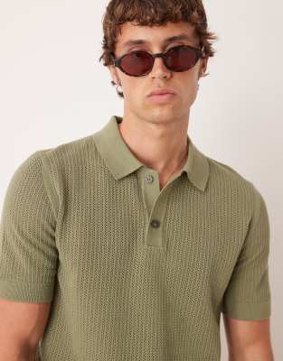 Polo verde claro de manga corta con cuello abierto de punto calado de ...