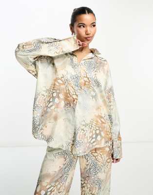 Public Desire - Chemise d'ensemble oversize à imprimé animal graphique | ASOS