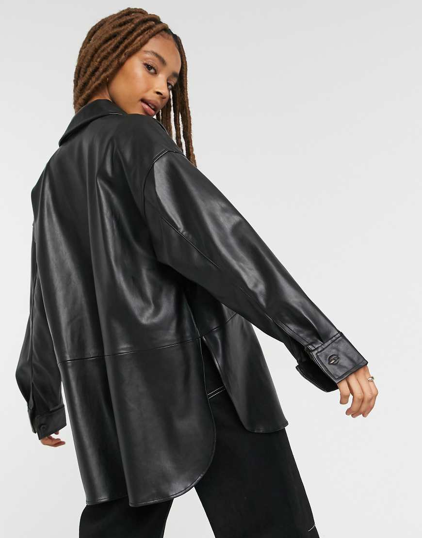 Camicia in pelle sintetica nera - Pull&Bear - Nero - donna Camicia in pelle sintetica nera - Pull&Bear - Nero - donna