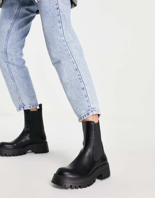 Pull&Bear chunky chelsea boots with pull on tab in black | ASOS