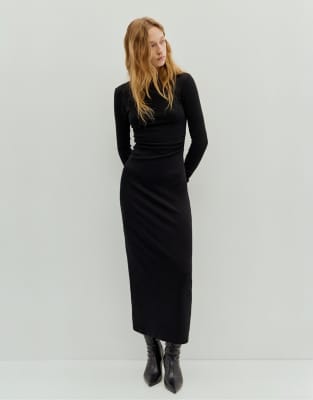 Pull&Bear - Midi jurk met plooien in zwart | ASOS