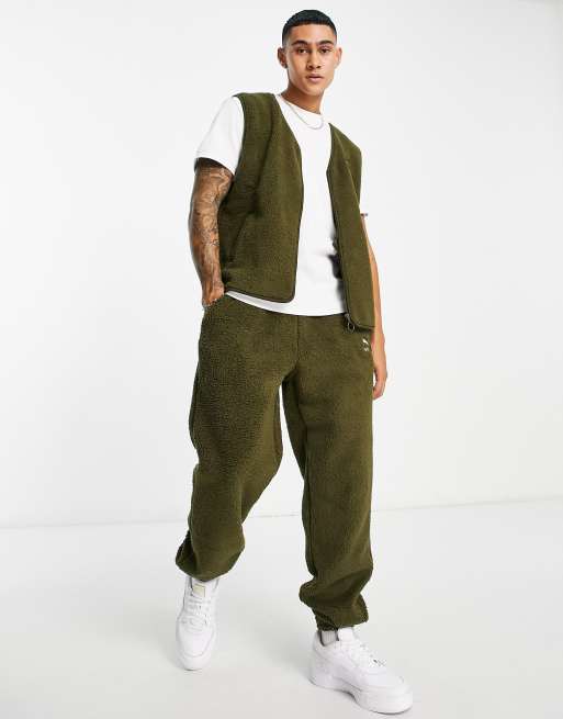 Puma Classics - Exclusivité ASOS - Gilet sans manches zippé en imitation peau de mouton - Vert ...