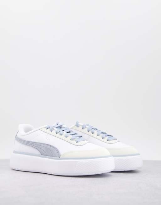 Puma – Oslo Maja – Vita och babyblå sneakers av mocka | ASOS