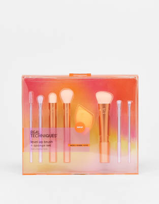 Real Techniques – Level Up – Set med borstar och svamp (spara 50%) | ASOS