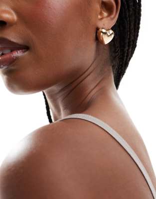 Reclaimed Vintage chubby heart hoops in gold | ASOS