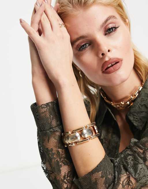 Reclaimed Vintage - Limited Edition - Brede armband in goud | ASOS