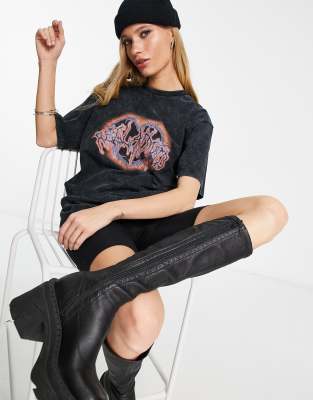 Reclaimed Vintage tattoo heart logo t-shirt in washed black | ASOS