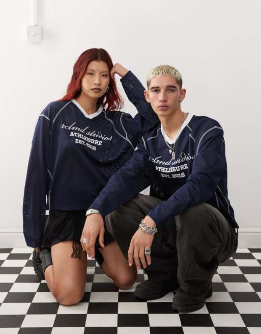 Reclaimed Vintage unisex cropped boxy top in navy | ASOS