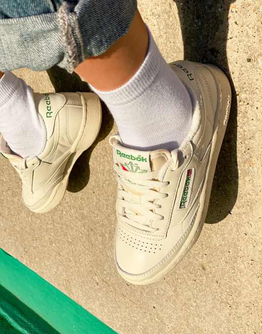 Reebok Classic Club C Vintage Trainers In Chalk With Green | ASOS