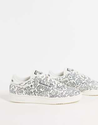 Reebok x Keith Haring Club C trainers in white doodle print | ASOS