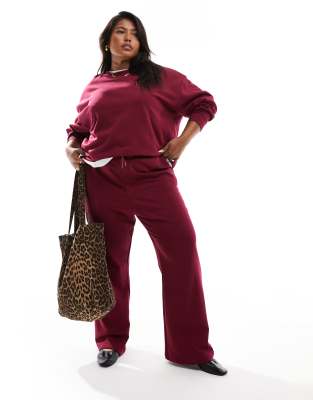 Renee Studio x Holly Wynne - Bordeauxrødt sæt med oversized sweatshirt ...