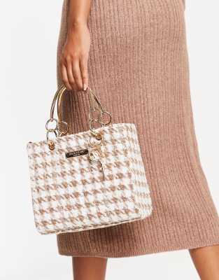 River Island dogtooth boucle tote bag in beige | ASOS