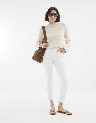 River Island High rise mom jeans in white | ASOS