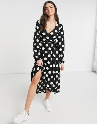 River Island - Robe cache-cœur mi-longue à pois - Blanc | ASOS