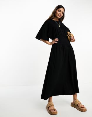 River Island - Robe t-shirt mi-longue cintrée à la taille - Noir | ASOS