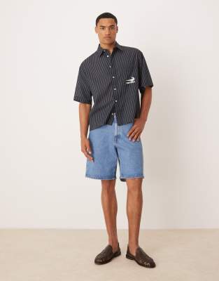 Selected – Alex – Regular-Fit-Jeansshorts in Hellblau | ASOS