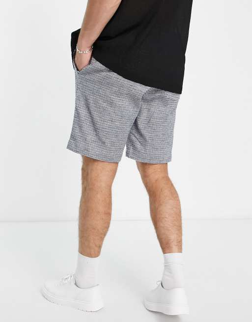 attrayant Faire le ménage le sable short lin homme faire du tourisme ...