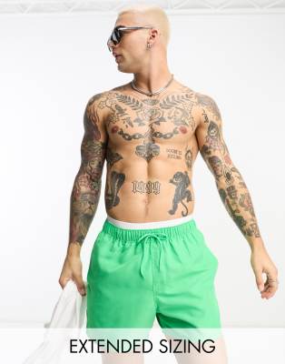 Shorts de baño cortos verdes con cinturilla en contraste de ASOS DESIGN ...