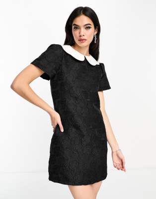 Sister Jane - Robe courte à découpe en forme de cœur ornée de strass - Noir | ASOS