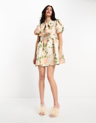 Sister Jane - Robe courte en jacquard avec nœud oversize - Crème | ASOS