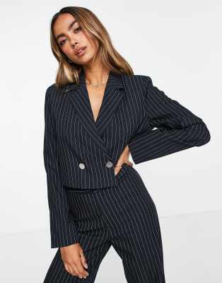 Stradivarius - Blazer d'ensemble court ajusté à fines rayures - Bleu marine | ASOS