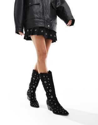 Stradivarius - Bottes western en daim à clous - Noir | ASOS